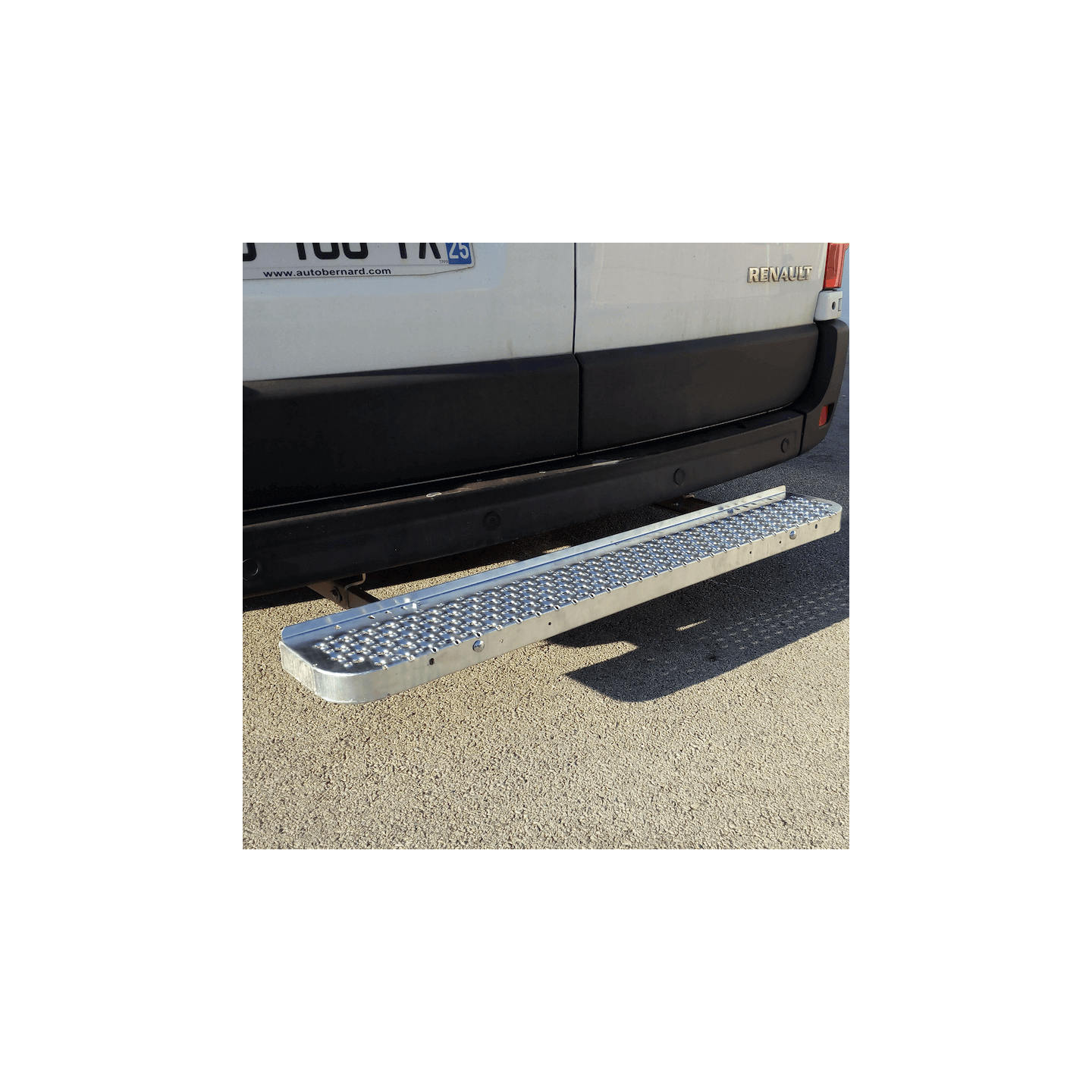 Festes hinteres Trittbrett für Mercedes Sprinter 2018+ ohne hintere ...